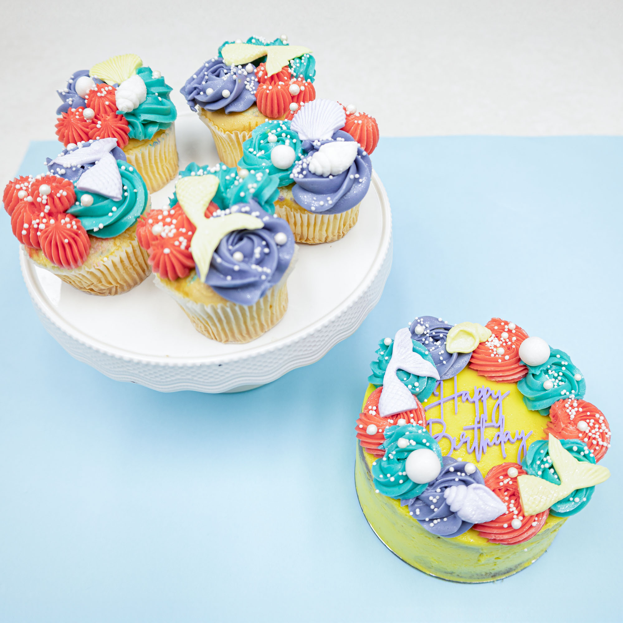 Dive under the sea with this adorable Little Mermaid theme Bento cake ...