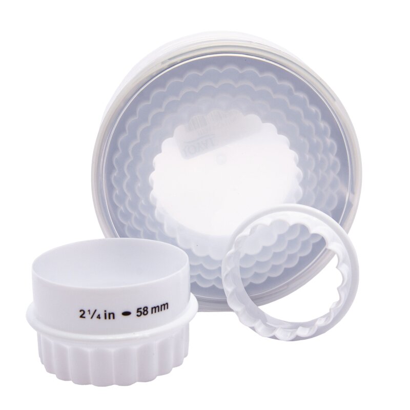 Loyal Round and Scollaped Plastic Cutter Set | Lollipop Cake Supplies